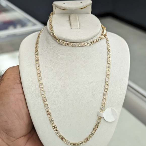 Unbrand | Jewelry | 4kt Real Solid Gold Tricolor Valentino Diamond Cut ...